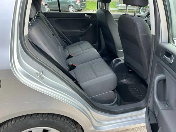 Pelēks Volkswagen Golf Plus 2006 Limbaži, ar dzinēja tilpumu 1.40 L un nobraukumu 192 tūkst. km par 3250 €, foto 9 vietnē AUTOMOTO.COM.LV