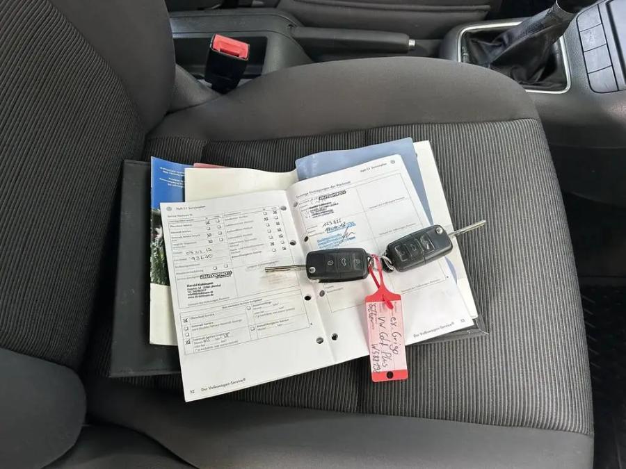 Pelēks Volkswagen Golf Plus 2006 Limbaži, ar dzinēja tilpumu 1.40 L un nobraukumu 192 tūkst. km par 3250 €, foto 11 vietnē AUTOMOTO.COM.LV