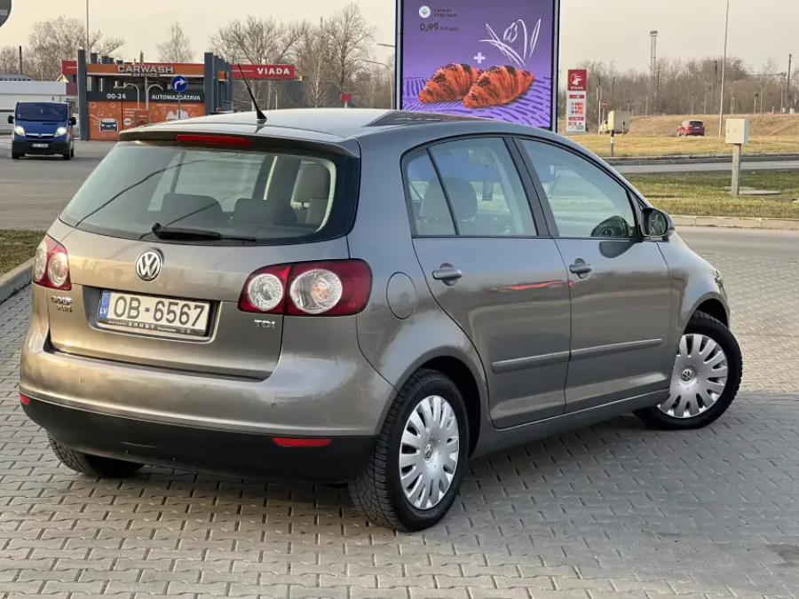 Grey Volkswagen Golf Plus 2006 in Jekabpils, with an engine capacity of 1.90 L and mileage of 210 thousand km for 4100 €, photo 3 on AUTOMOTO.COM.LV