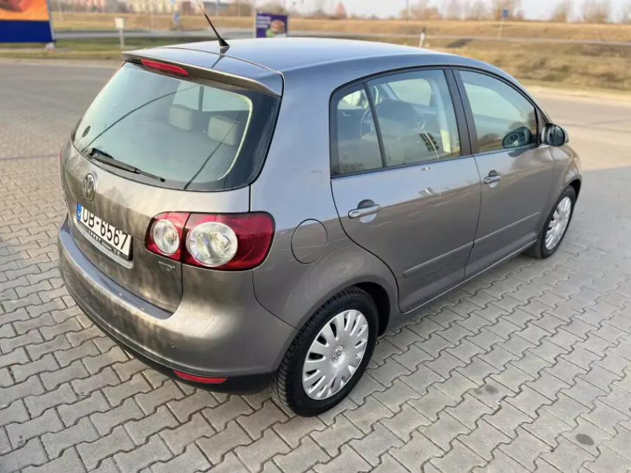 Grey Volkswagen Golf Plus 2006 in Jekabpils, with an engine capacity of 1.90 L and mileage of 210 thousand km for 4100 €, photo 8 on AUTOMOTO.COM.LV
