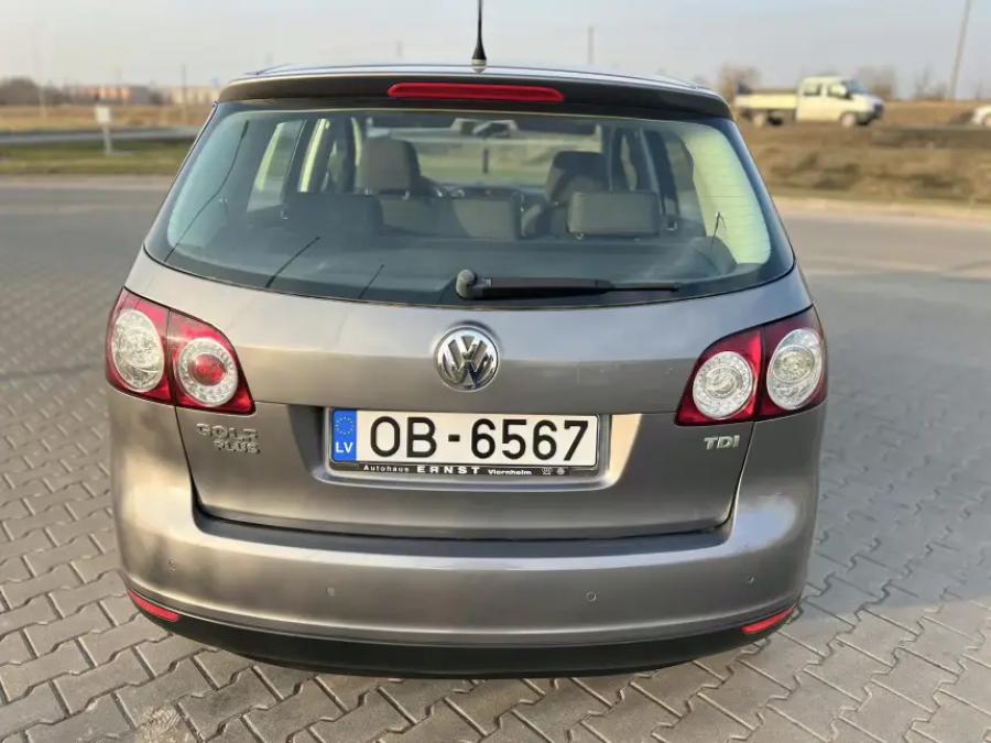 Grey Volkswagen Golf Plus 2006 in Jekabpils, with an engine capacity of 1.90 L and mileage of 210 thousand km for 4100 €, photo 13 on AUTOMOTO.COM.LV