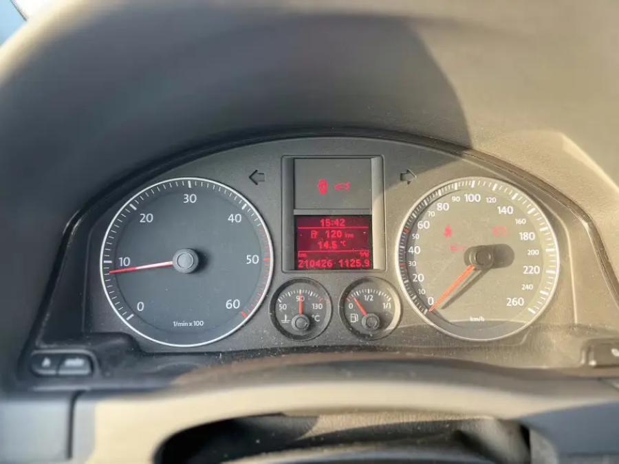 Grey Volkswagen Golf Plus 2006 in Jekabpils, with an engine capacity of 1.90 L and mileage of 210 thousand km for 4100 €, photo 25 on AUTOMOTO.COM.LV