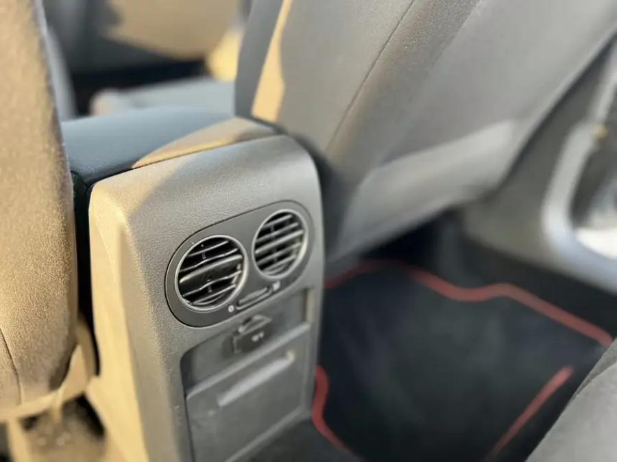Grey Volkswagen Golf Plus 2006 in Jekabpils, with an engine capacity of 1.90 L and mileage of 210 thousand km for 4100 €, photo 27 on AUTOMOTO.COM.LV
