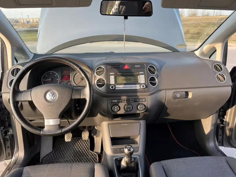Grey Volkswagen Golf Plus 2006 in Jekabpils, with an engine capacity of 1.90 L and mileage of 210 thousand km for 4100 €, photo 29 on AUTOMOTO.COM.LV