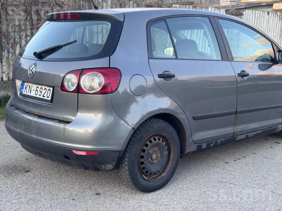 Pelēks Volkswagen Golf Plus 2006 Rīga, ar dzinēja tilpumu 1.60 L un nobraukumu 316 tūkst. km par 1450 €, foto 4 vietnē AUTOMOTO.COM.LV