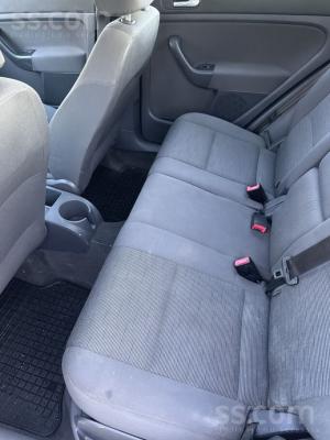 Pelēks Volkswagen Golf Plus 2006 Rīga, ar dzinēja tilpumu 1.60 L un nobraukumu 316 tūkst. km par 1450 €, foto 8 vietnē AUTOMOTO.COM.LV