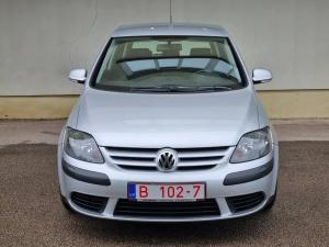 Grey Volkswagen Golf Plus 2006 in Ogre, with an engine capacity of 1.60 L and mileage of 218 thousand km for 3850 €, photo 3 on AUTOMOTO.COM.LV