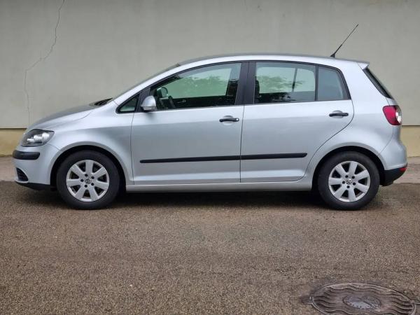 Pelēks Volkswagen Golf Plus 2006 Ogre, ar dzinēja tilpumu 1.60 L un nobraukumu 218 tūkst. km par 3850 €, foto 5 vietnē AUTOMOTO.COM.LV