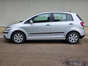 Grey Volkswagen Golf Plus 2006 in Ogre, with an engine capacity of 1.60 L and mileage of 218 thousand km for 3850 €, photo 6 on AUTOMOTO.COM.LV