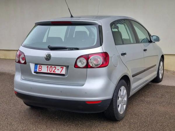 Pelēks Volkswagen Golf Plus 2006 Ogre, ar dzinēja tilpumu 1.60 L un nobraukumu 218 tūkst. km par 3850 €, foto 8 vietnē AUTOMOTO.COM.LV
