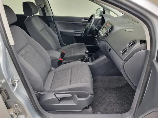 Pelēks Volkswagen Golf Plus 2006 Ogre, ar dzinēja tilpumu 1.60 L un nobraukumu 218 tūkst. km par 3850 €, foto 9 vietnē AUTOMOTO.COM.LV