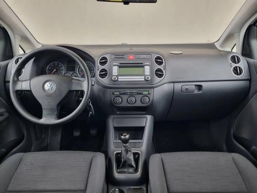Grey Volkswagen Golf Plus 2006 in Ogre, with an engine capacity of 1.60 L and mileage of 218 thousand km for 3850 €, photo 14 on AUTOMOTO.COM.LV
