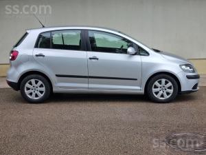 Grey Volkswagen Golf Plus 2006 in Ogre, with an engine capacity of 1.60 L and mileage of 218 thousand km for 3850 €, photo 5 on AUTOMOTO.COM.LV