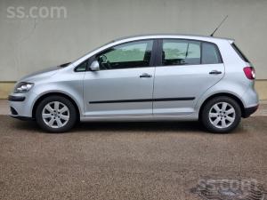 Grey Volkswagen Golf Plus 2006 in Ogre, with an engine capacity of 1.60 L and mileage of 218 thousand km for 3850 €, photo 6 on AUTOMOTO.COM.LV