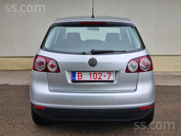 Pelēks Volkswagen Golf Plus 2006 Ogre, ar dzinēja tilpumu 1.60 L un nobraukumu 218 tūkst. km par 3850 €, foto 7 vietnē AUTOMOTO.COM.LV