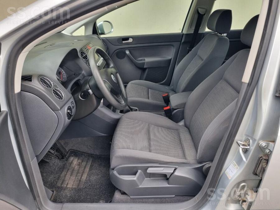 Grey Volkswagen Golf Plus 2006 in Ogre, with an engine capacity of 1.60 L and mileage of 218 thousand km for 3850 €, photo 11 on AUTOMOTO.COM.LV