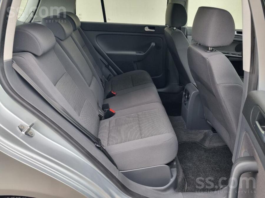 Grey Volkswagen Golf Plus 2006 in Ogre, with an engine capacity of 1.60 L and mileage of 218 thousand km for 3850 €, photo 12 on AUTOMOTO.COM.LV