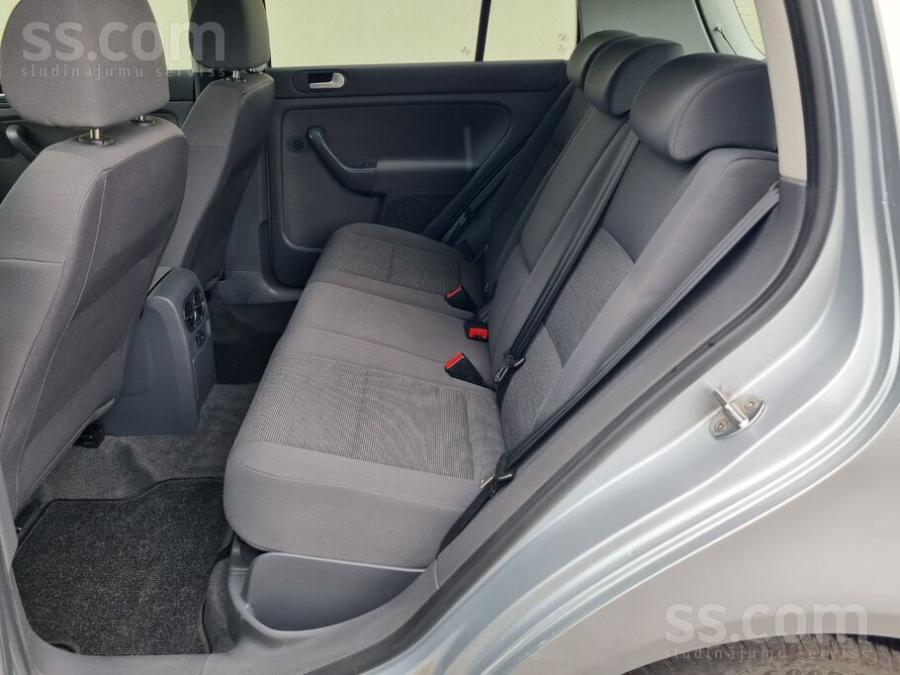 Grey Volkswagen Golf Plus 2006 in Ogre, with an engine capacity of 1.60 L and mileage of 218 thousand km for 3850 €, photo 13 on AUTOMOTO.COM.LV