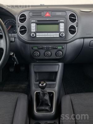 Grey Volkswagen Golf Plus 2006 in Ogre, with an engine capacity of 1.60 L and mileage of 218 thousand km for 3850 €, photo 15 on AUTOMOTO.COM.LV