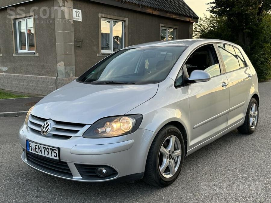 Grey Volkswagen Golf Plus 2006 in Daugavpils, with an engine capacity of 1.90 L and mileage of 287 thousand km for 2450 €, photo 1 on AUTOMOTO.COM.LV