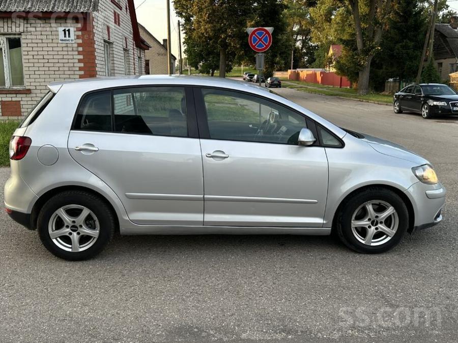 Grey Volkswagen Golf Plus 2006 in Daugavpils, with an engine capacity of 1.90 L and mileage of 287 thousand km for 2450 €, photo 5 on AUTOMOTO.COM.LV