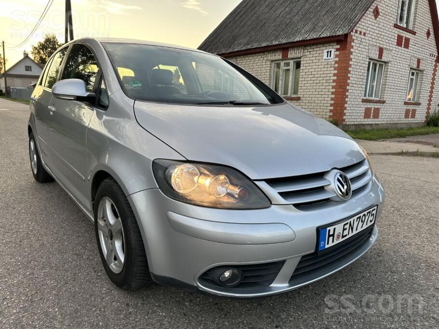Grey Volkswagen Golf Plus 2006 in Daugavpils, with an engine capacity of 1.90 L and mileage of 287 thousand km for 2450 €, photo 12 on AUTOMOTO.COM.LV