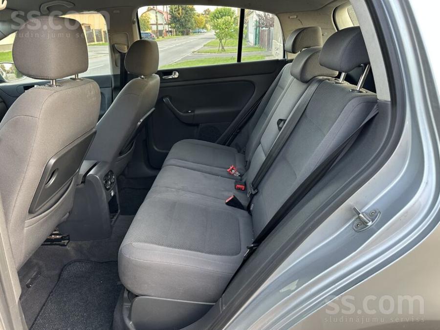 Grey Volkswagen Golf Plus 2006 in Daugavpils, with an engine capacity of 1.90 L and mileage of 287 thousand km for 2450 €, photo 14 on AUTOMOTO.COM.LV