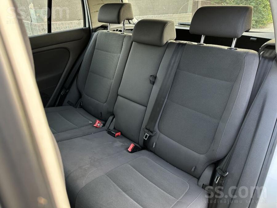 Grey Volkswagen Golf Plus 2006 in Daugavpils, with an engine capacity of 1.90 L and mileage of 287 thousand km for 2450 €, photo 15 on AUTOMOTO.COM.LV