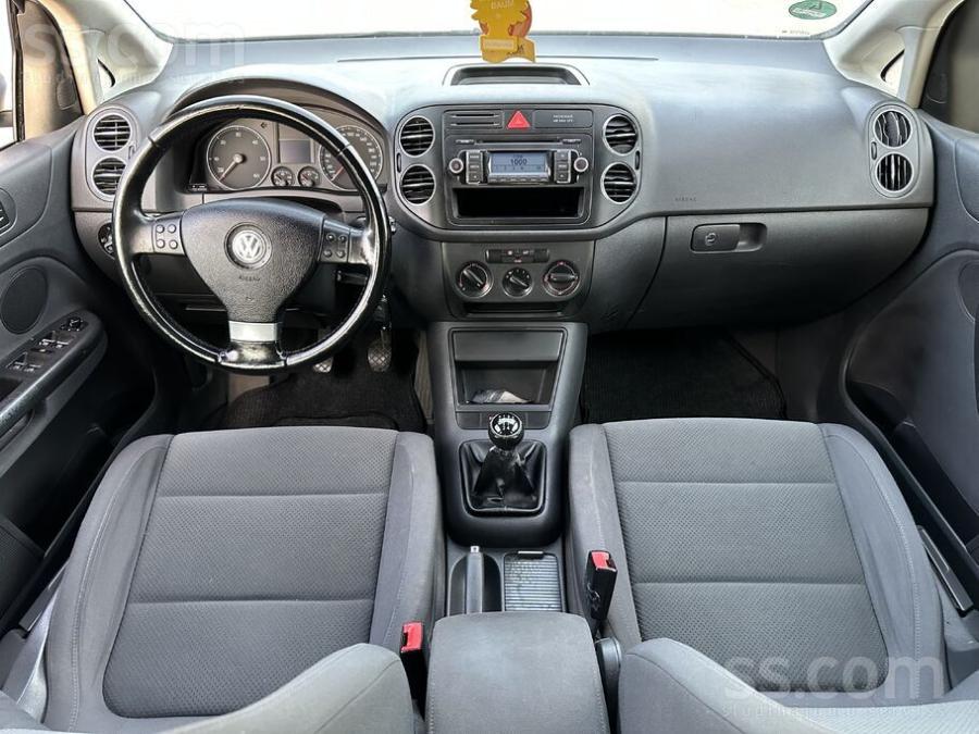 Grey Volkswagen Golf Plus 2006 in Daugavpils, with an engine capacity of 1.90 L and mileage of 287 thousand km for 2450 €, photo 16 on AUTOMOTO.COM.LV