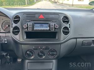 Grey Volkswagen Golf Plus 2006 in Daugavpils, with an engine capacity of 1.90 L and mileage of 287 thousand km for 2450 €, photo 17 on AUTOMOTO.COM.LV