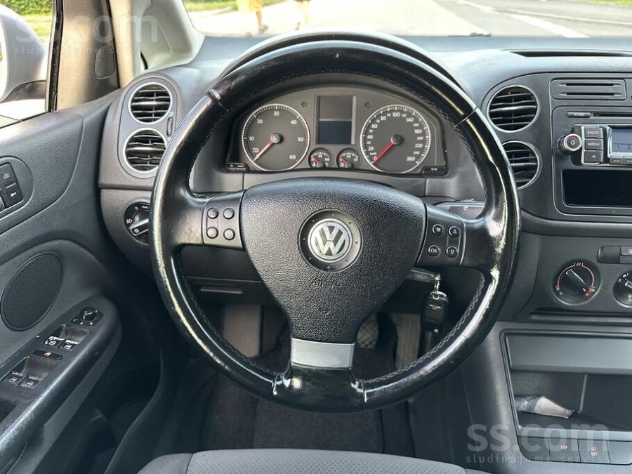Grey Volkswagen Golf Plus 2006 in Daugavpils, with an engine capacity of 1.90 L and mileage of 287 thousand km for 2450 €, photo 18 on AUTOMOTO.COM.LV