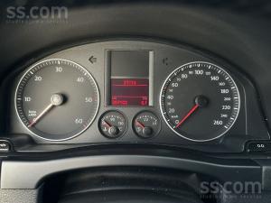 Grey Volkswagen Golf Plus 2006 in Daugavpils, with an engine capacity of 1.90 L and mileage of 287 thousand km for 2450 €, photo 20 on AUTOMOTO.COM.LV
