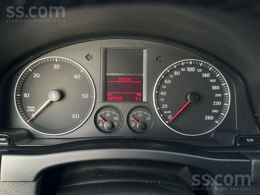 Grey Volkswagen Golf Plus 2006 in Daugavpils, with an engine capacity of 1.90 L and mileage of 287 thousand km for 2450 €, photo 20 on AUTOMOTO.COM.LV