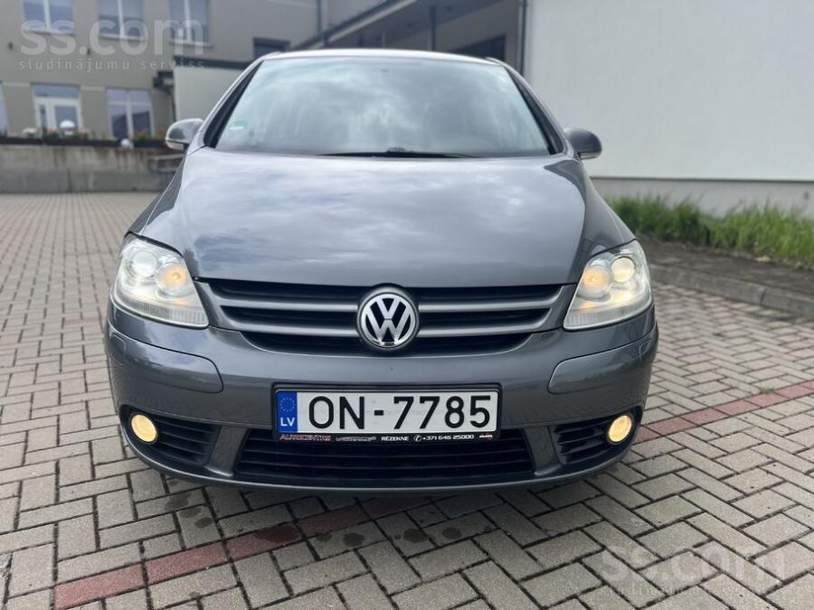 Grey Volkswagen Golf Plus 2006 in Rezekne, with an engine capacity of 2.00 L and mileage of 219 thousand km for 3650 €, photo 1 on AUTOMOTO.COM.LV