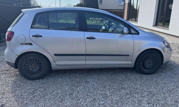 Pelēks Volkswagen Golf Plus 2006 Gargždai, ar dzinēja tilpumu 1.90 L un nobraukumu 293 tūkst. km par 2300 €, foto 2 vietnē AUTOMOTO.COM.LV