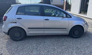 Pelēks Volkswagen Golf Plus 2006 Gargždai, ar dzinēja tilpumu 1.90 L un nobraukumu 293 tūkst. km par 2300 €, foto 3 vietnē AUTOMOTO.COM.LV