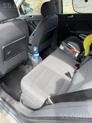 Grey Volkswagen Golf Plus 2006 in Riga, with an engine capacity of 1.60 L and mileage of 284 thousand km for 750 €, photo 6 on AUTOMOTO.COM.LV