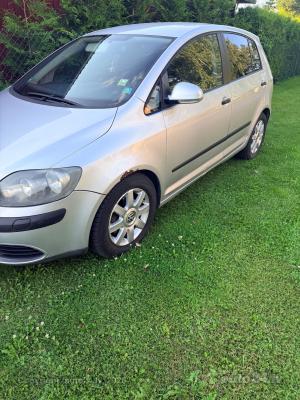 Pelēks Volkswagen Golf Plus 2006 Tallina, ar dzinēja tilpumu 1.90 L un nobraukumu 0 tūkst. km par 2200 €, foto 4 vietnē AUTOMOTO.COM.LV