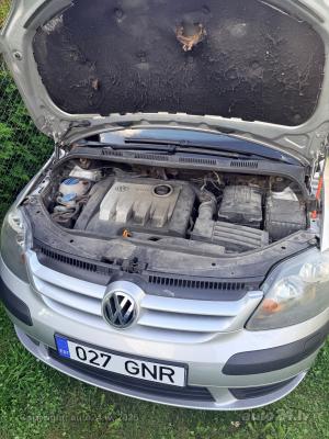 Pelēks Volkswagen Golf Plus 2006 Tallina, ar dzinēja tilpumu 1.90 L un nobraukumu 0 tūkst. km par 2200 €, foto 6 vietnē AUTOMOTO.COM.LV