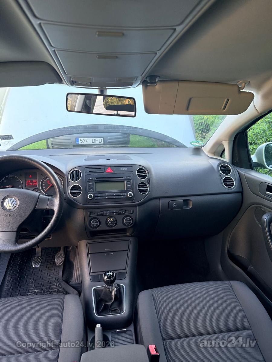 Pelēks Volkswagen Golf Plus 2006 Tallina, ar dzinēja tilpumu 1.90 L un nobraukumu 0 tūkst. km par 2200 €, foto 10 vietnē AUTOMOTO.COM.LV