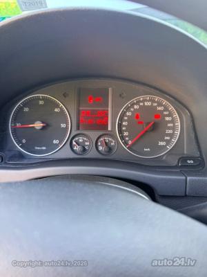 Pelēks Volkswagen Golf Plus 2006 Tallina, ar dzinēja tilpumu 1.90 L un nobraukumu 0 tūkst. km par 2200 €, foto 11 vietnē AUTOMOTO.COM.LV