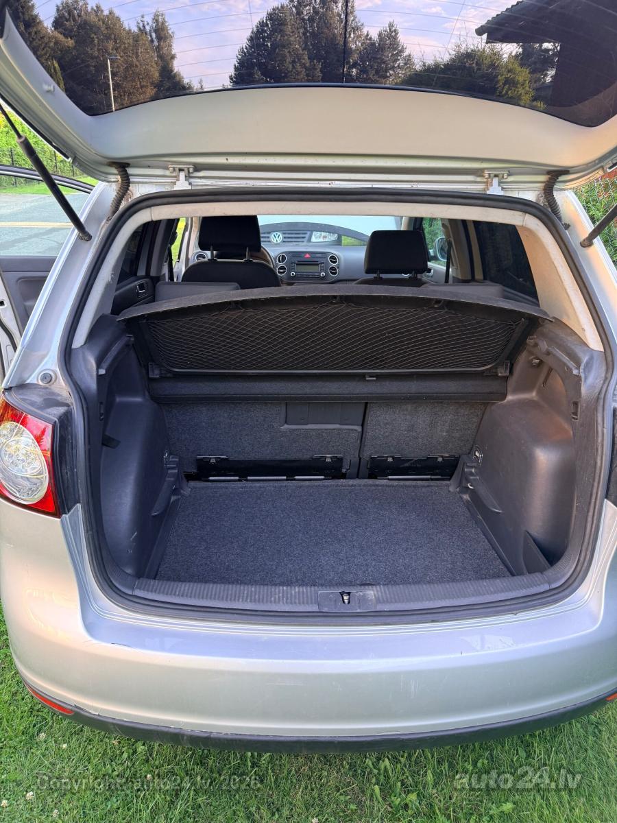 Pelēks Volkswagen Golf Plus 2006 Tallina, ar dzinēja tilpumu 1.90 L un nobraukumu 0 tūkst. km par 2200 €, foto 12 vietnē AUTOMOTO.COM.LV