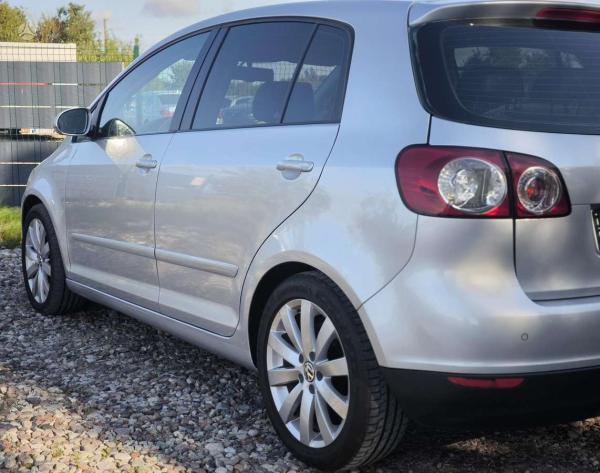 Pelēks Volkswagen Golf Plus 2006 Vilkaviškis, ar dzinēja tilpumu 1.97 L un nobraukumu 272 tūkst. km par 3200 €, foto 5 vietnē AUTOMOTO.COM.LV