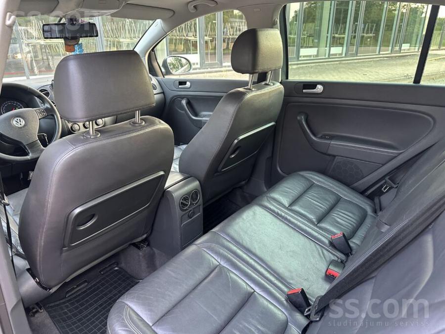 Grey Volkswagen Golf Plus 2006 in Tukums, with an engine capacity of 2.00 L and mileage of 401 thousand km for 3490 €, photo 22 on AUTOMOTO.COM.LV