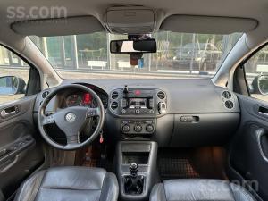 Grey Volkswagen Golf Plus 2006 in Tukums, with an engine capacity of 2.00 L and mileage of 401 thousand km for 3490 €, photo 26 on AUTOMOTO.COM.LV