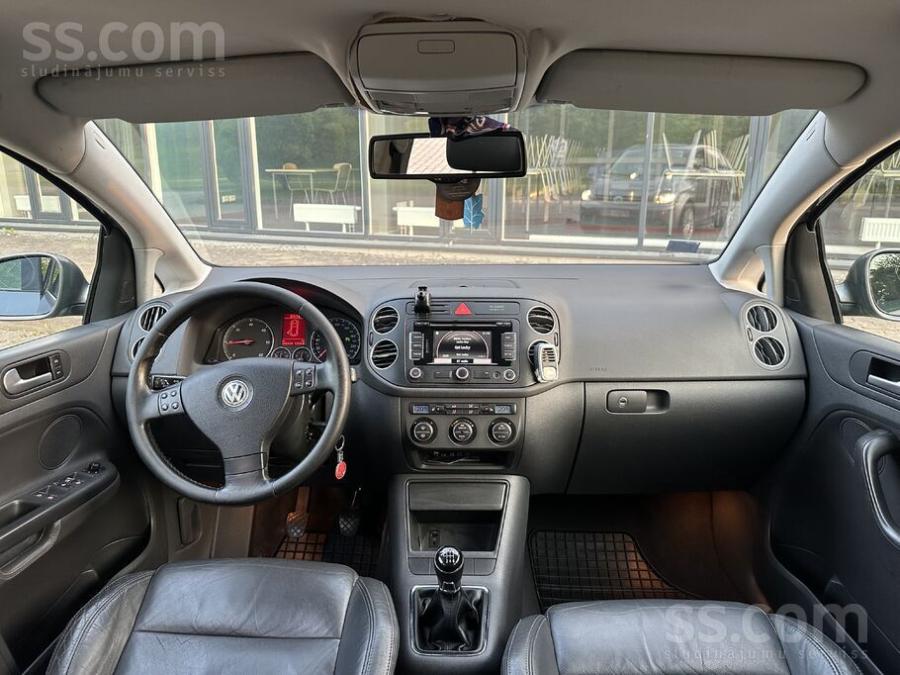 Grey Volkswagen Golf Plus 2006 in Tukums, with an engine capacity of 2.00 L and mileage of 401 thousand km for 3490 €, photo 26 on AUTOMOTO.COM.LV