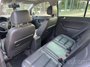 Grey Volkswagen Golf Plus 2006 in Tukums, with an engine capacity of 2.00 L and mileage of 401 thousand km for 3490 €, photo 23 on AUTOMOTO.COM.LV
