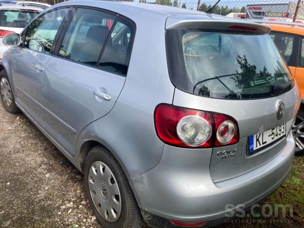 Pelēks Volkswagen Golf Plus 2006 Rīga, ar dzinēja tilpumu 2.00 L un nobraukumu 323 tūkst. km par 1400 €, foto 3 vietnē AUTOMOTO.COM.LV