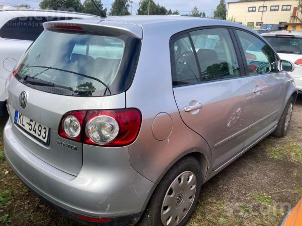 Pelēks Volkswagen Golf Plus 2006 Rīga, ar dzinēja tilpumu 2.00 L un nobraukumu 323 tūkst. km par 1400 €, foto 4 vietnē AUTOMOTO.COM.LV