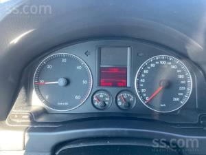 Grey Volkswagen Golf Plus 2006 in Riga, with an engine capacity of 2.00 L and mileage of 323 thousand km for 1400 €, photo 6 on AUTOMOTO.COM.LV